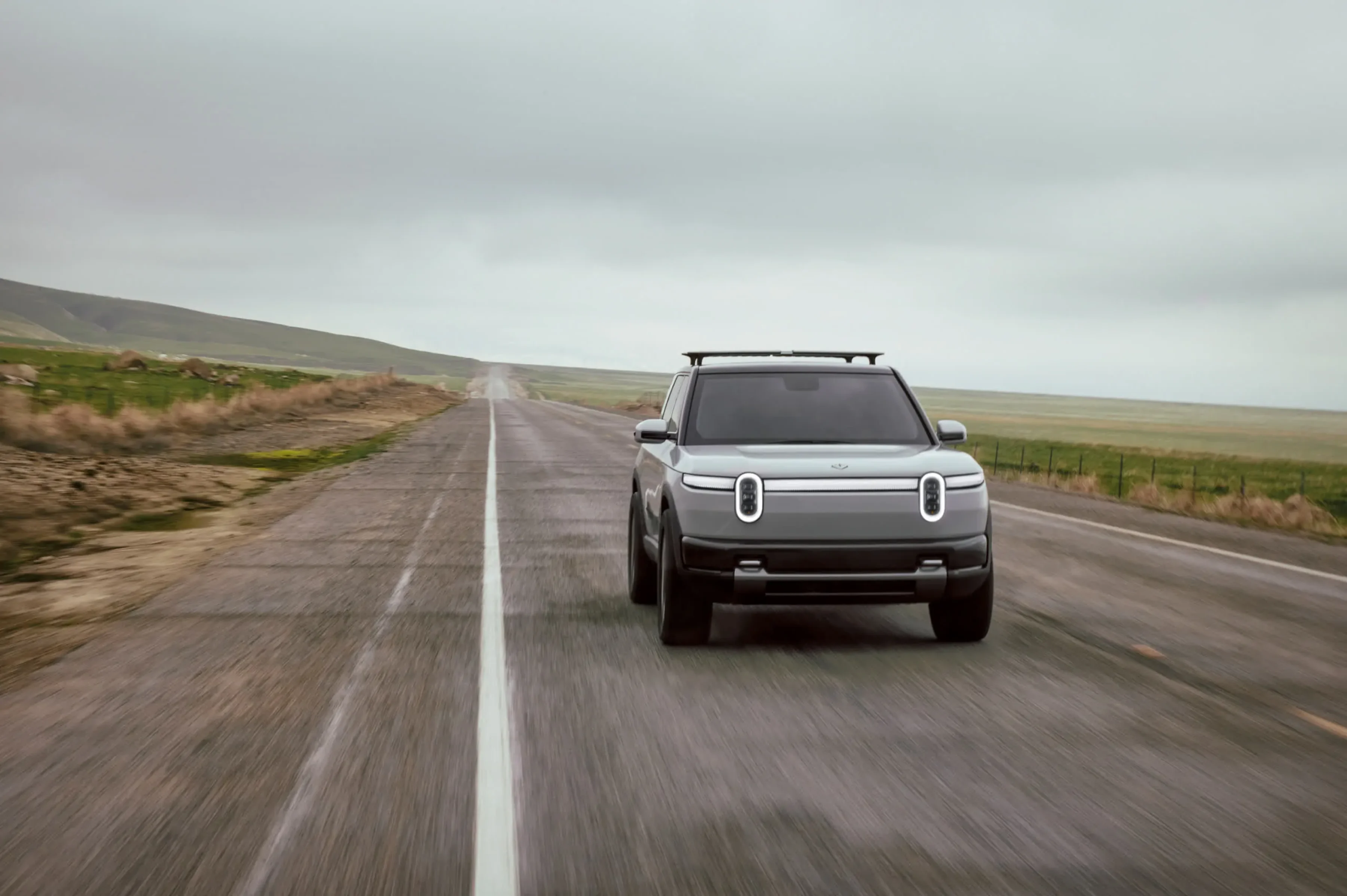 RIVIAN 发布全新纯电 SUV：R2